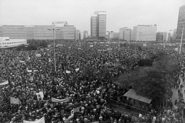 "Eine sozialistische Protestdemonstration“: Berlin-Alexanderplatz, 4 ...